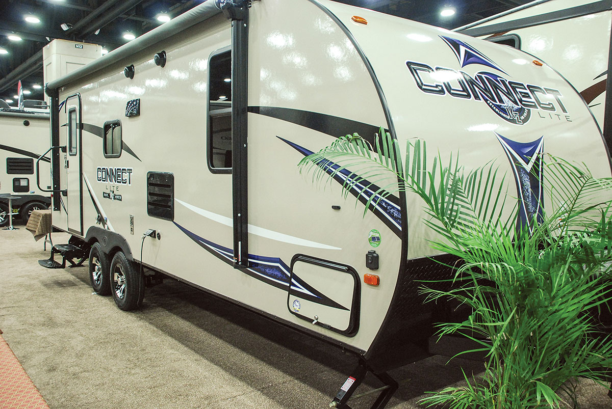 2017 Connect Lite C221RD Ultra Lightweight Travel Trailer | KZ RV