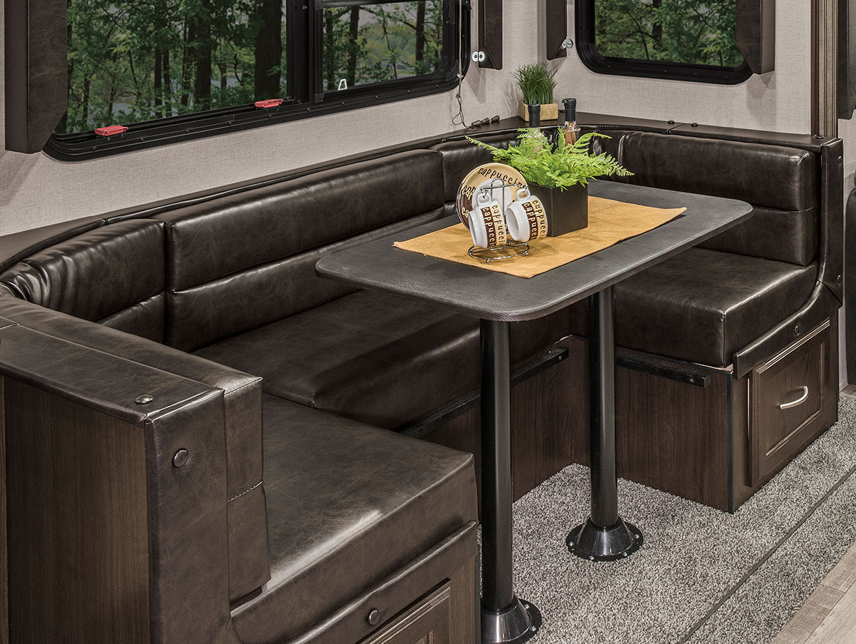 2018 Durango 1500 Sport D250RKS Lightweight Luxury Fifth Wheel | KZ RV