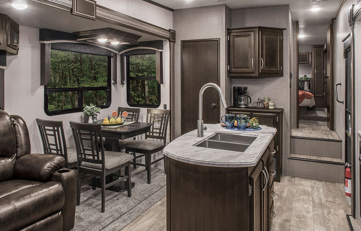 2018 Durango 1500 Sport D270RLD Lightweight Luxury Fifth Wheel | KZ RV