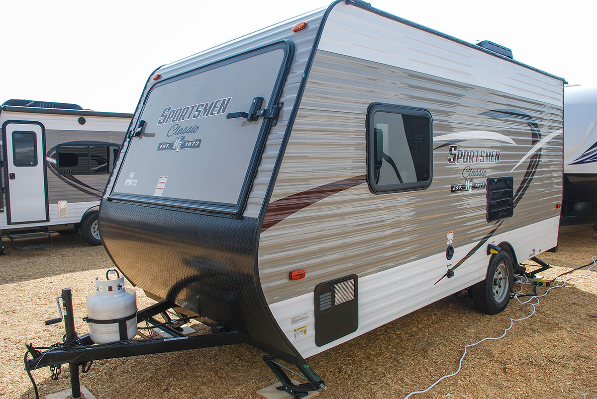 2018 Sportsmen Classic 160RBT Ultra Lightweight Travel Trailer | KZ RV