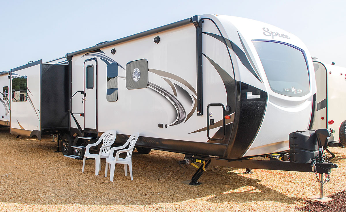 2018 Spree S333RLF Luxury Lightweight Travel Trailer | KZ RV