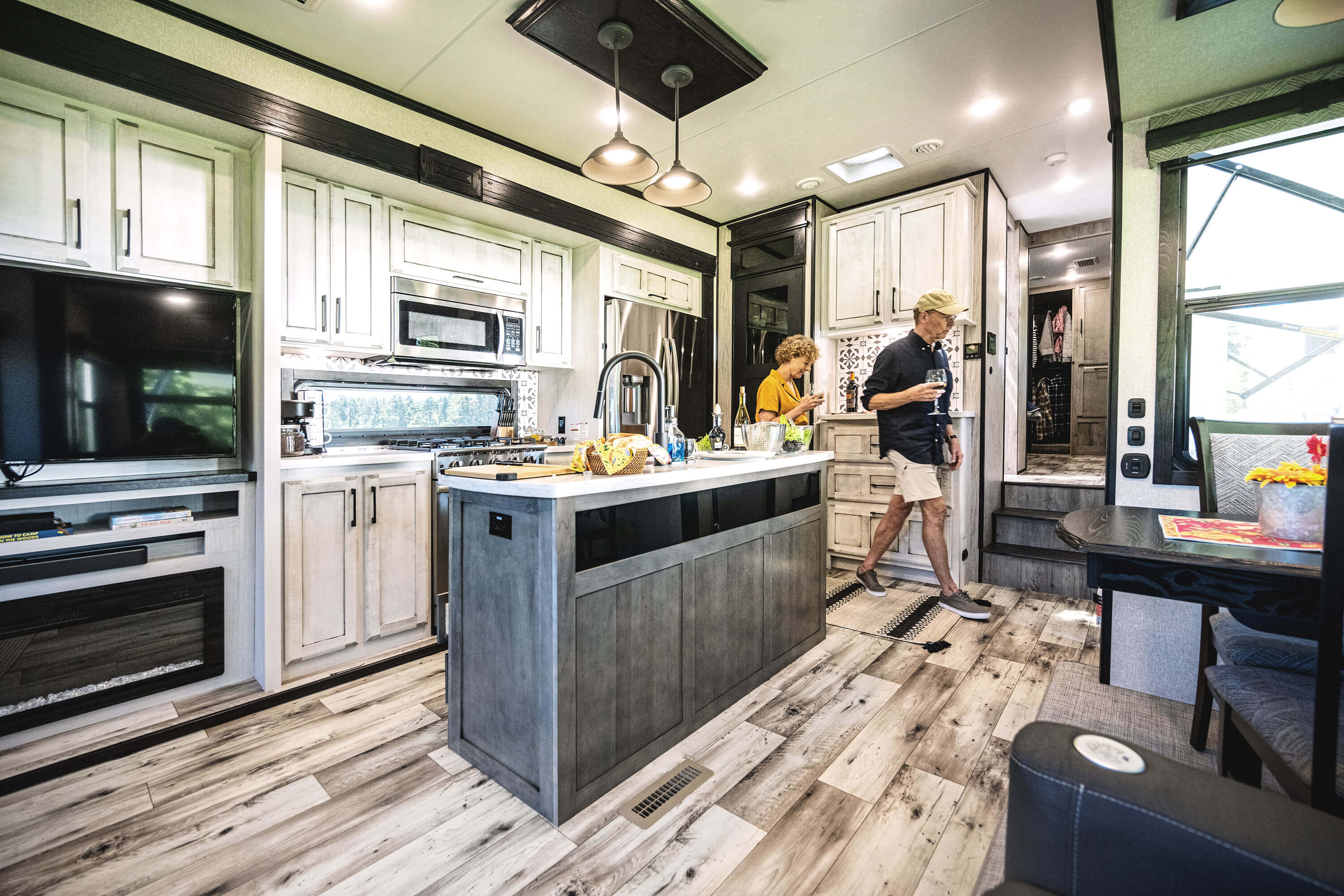 2022 Durango Gold Fifth Wheels Media Center | KZ RV