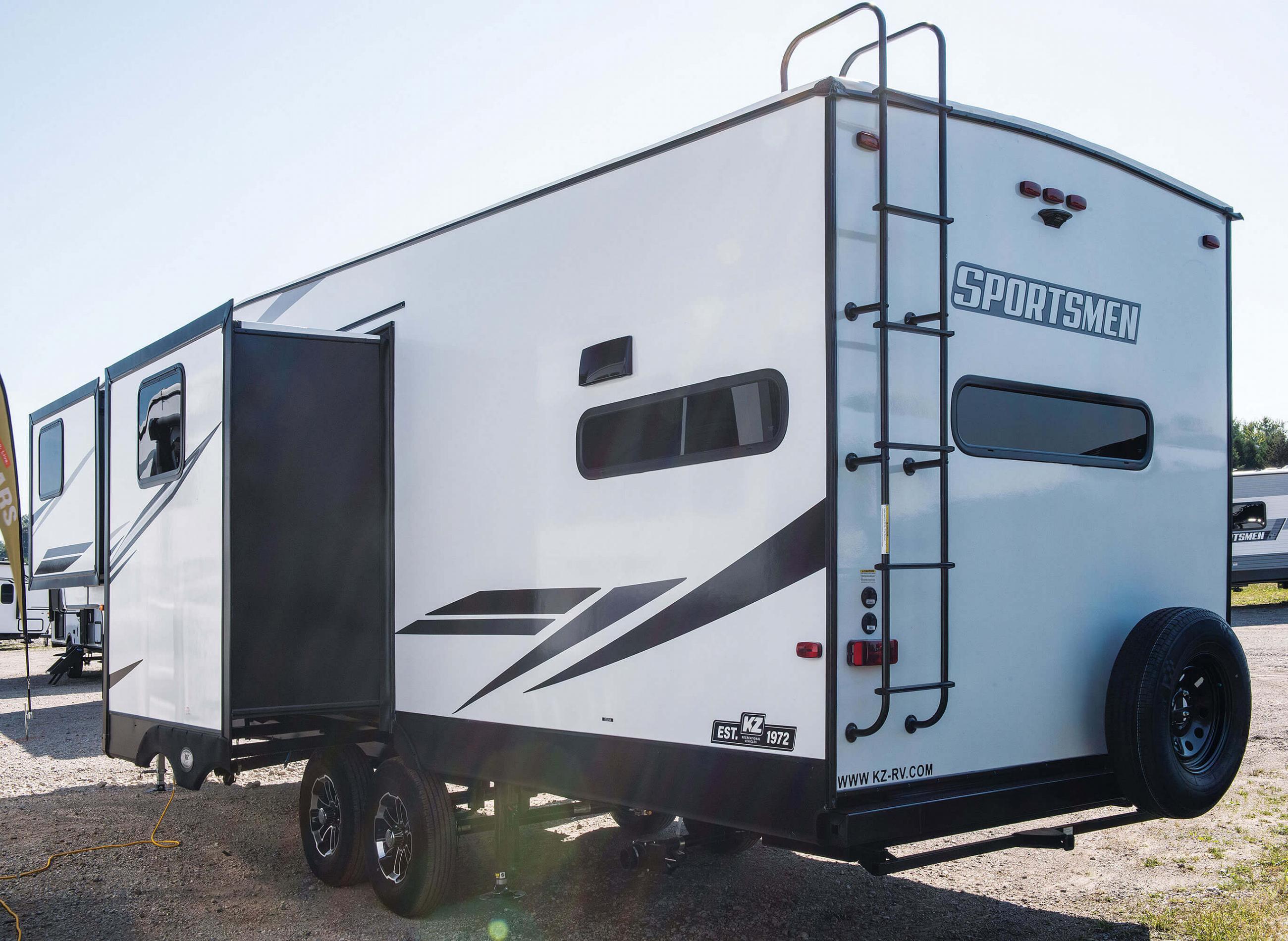 2022 Sportsmen® 303MB Fifth Wheel | KZ RV