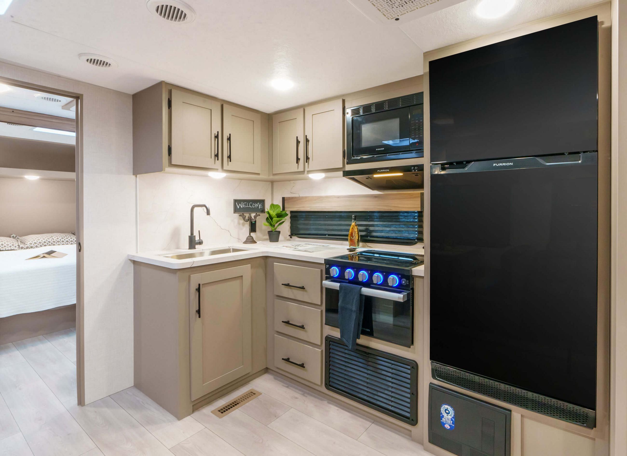 2025 Connect® SE Lightweight Travel Trailers | KZ RV