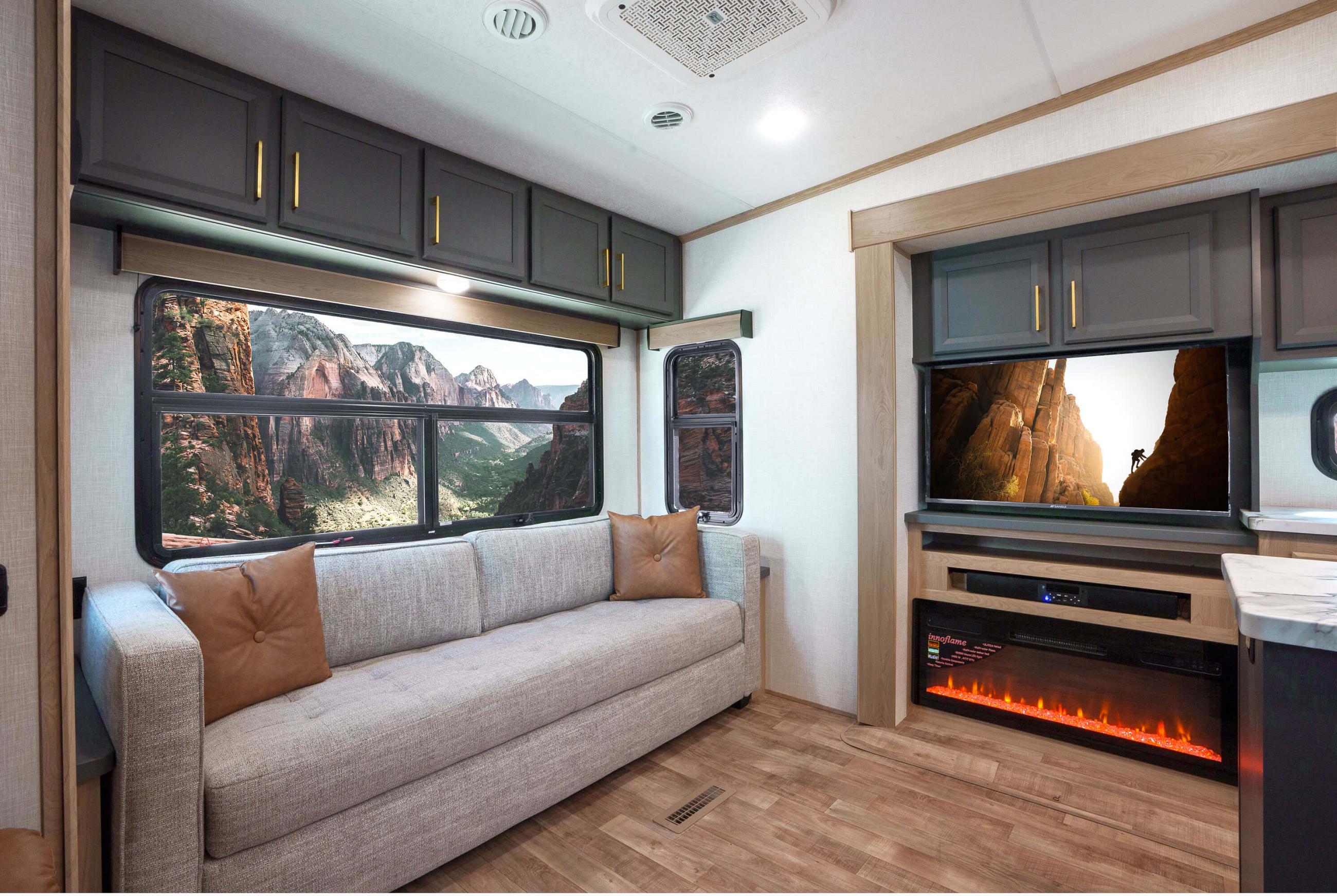 Ridgeway Fifth Wheels Media Center | KZ RV